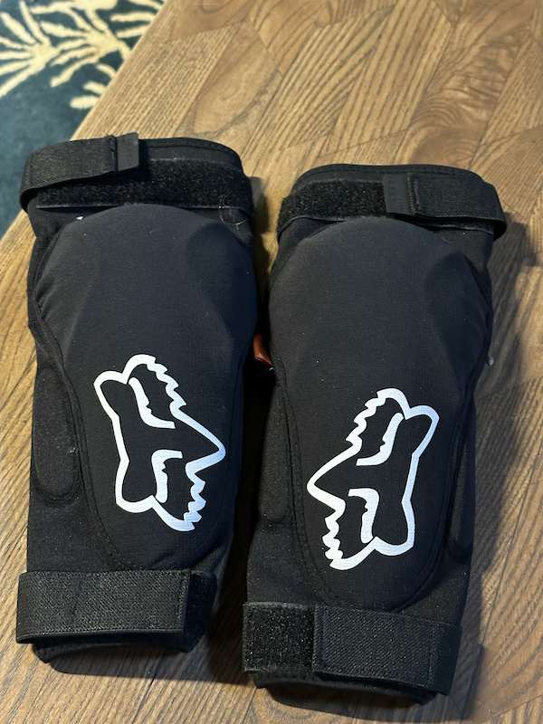 2023 Fox D30 Launch Elbow Pads Size Medium For Sale