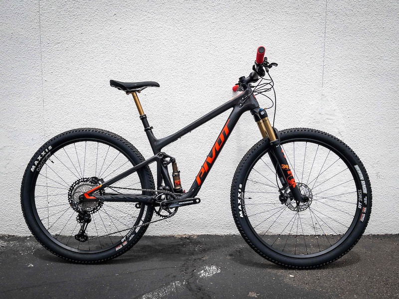 2022 Pivot Mach 4SL (New Old Stock) For Sale