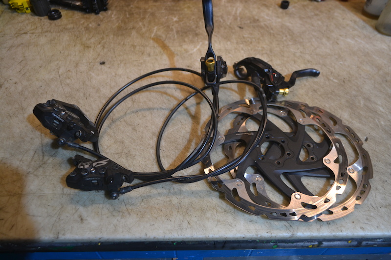 Shimano Saint M810 brakeset with icetech rotor For Sale