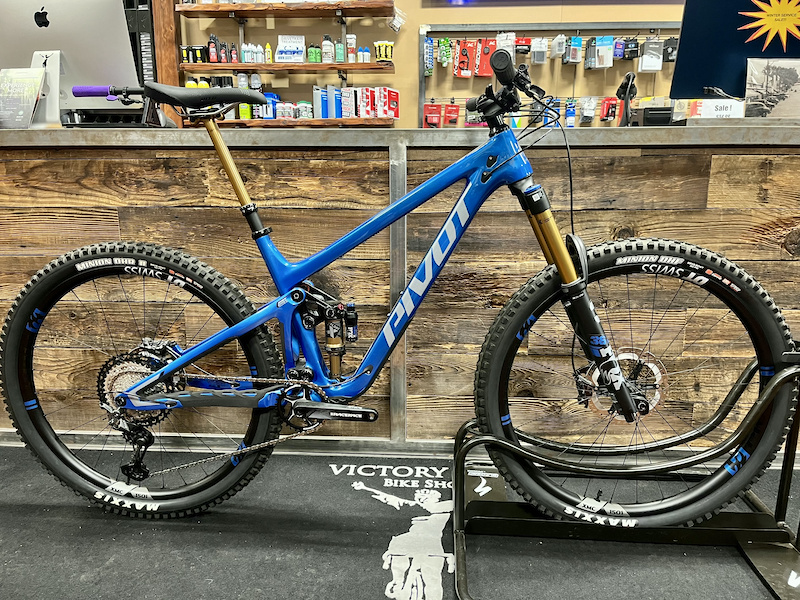 2023 Pivot Switchblade PRO XT/XTR w/ Carbon Wheels Large For Sale