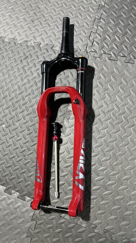 2021 RockShox Lyric Ultimate 29 w/MRP and 160/140mm spring For Sale