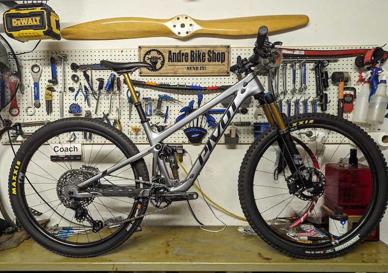 2022 Pivot 429 Trail, Full XTR, Carbon Wheels, Fox Factory For Sale