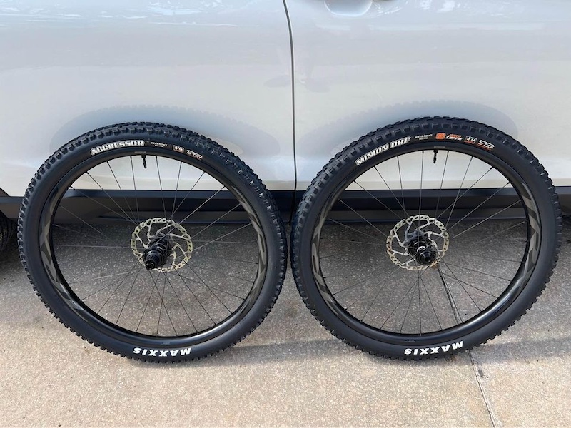 2022 29 Carbon wheelset Giant TRX2 Maxxis Shimano For Sale