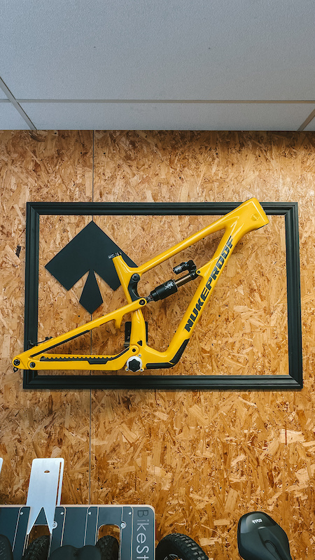 2022 Nukeproof Mega 290 Carbon Frame Large Yellow For Sale