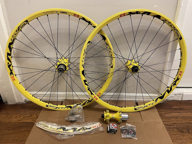 2007 Mavic Deemax 20x110 & 12x150 with Extra Parts For Sale
