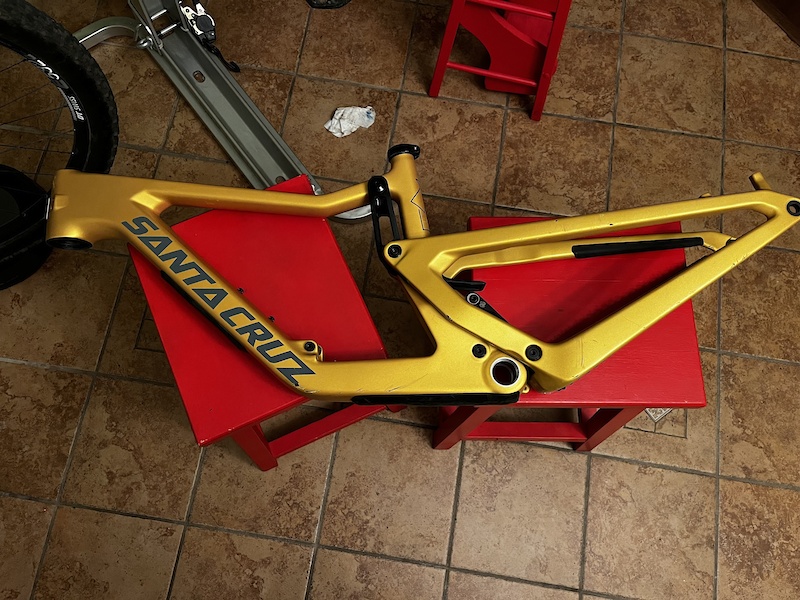2021 Santa Cruz BRONSON S carbon fiber XS (frame only) For Sale
