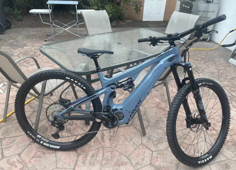 2022 Pivot Shuttle AM SLX/XT almost new. For Sale