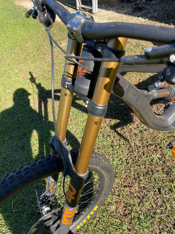 2017 Pivot Phoenix DH Carbon For Sale