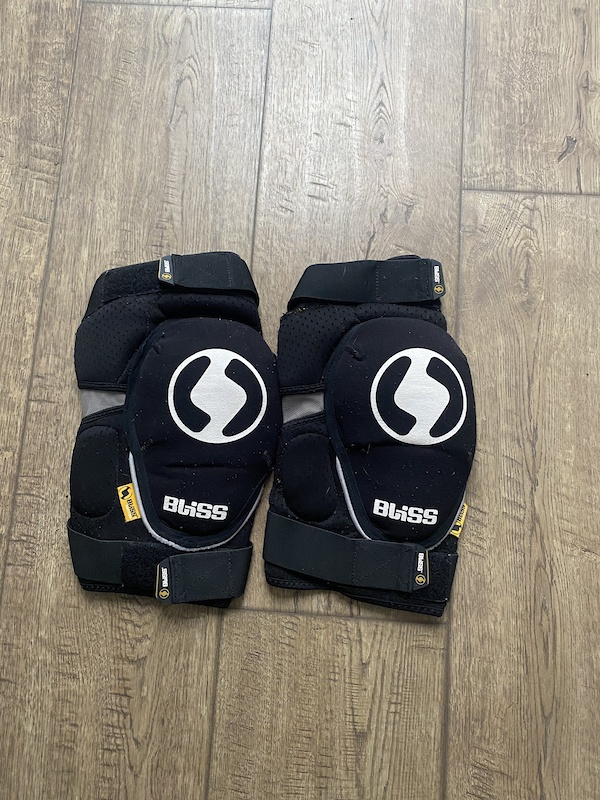 2022 Bliss MTB Knee pads For Sale
