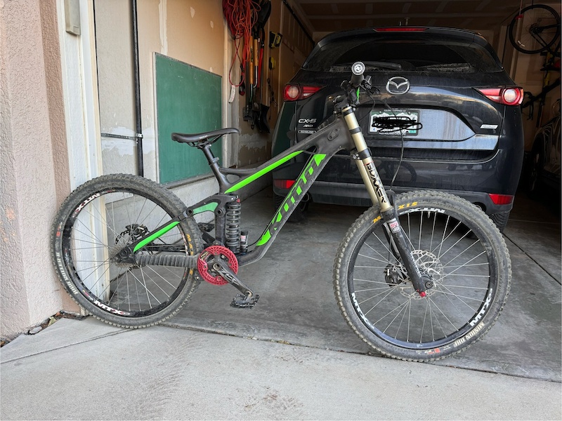 2014 Large Kona Operator For Sale