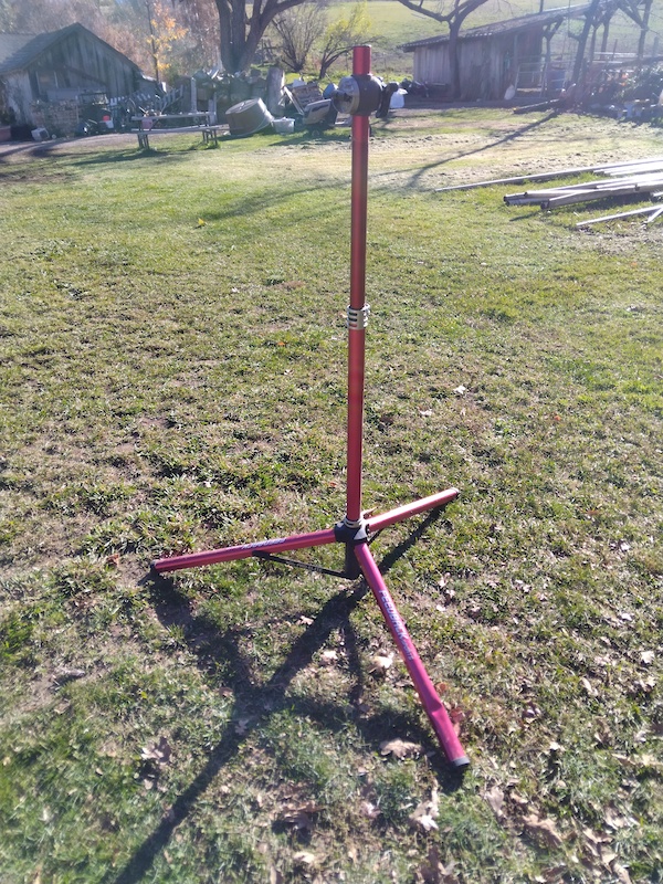Feedback stand (no clamp) For Sale