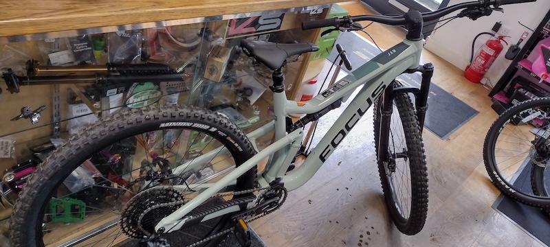 2023 Focus Jam 6.8 size large For Sale