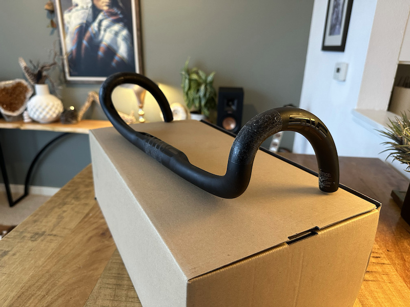 2020 Enve Compact Road Carbon Handlebars 40cm Black For Sale