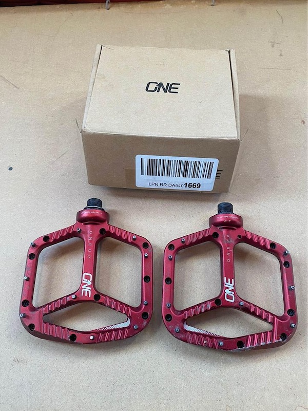 Red OneUp alloy pedals flat For Sale