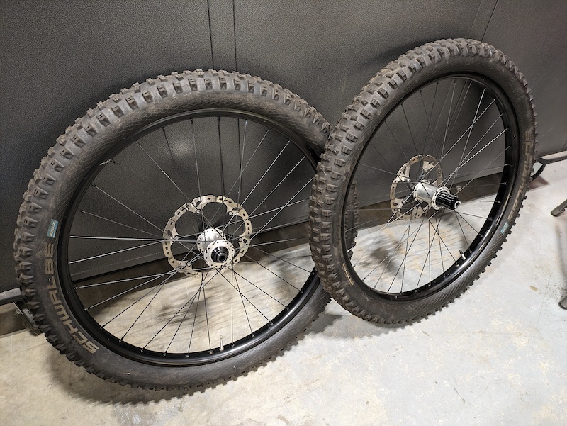 2020 Onyx Classic hubs, Stans Baron rims + rotors and tires For Sale