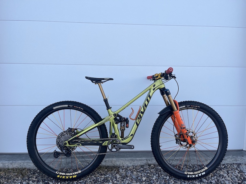 2023 Pivot Switchblade w/ custom I9 EN315C wheels For Sale