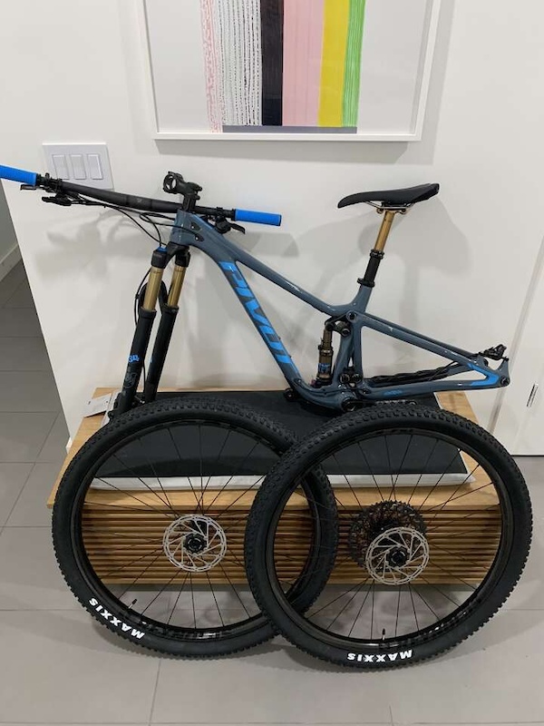 2022 NEW* PIVOT MACH 4 SL World Cup build, XS, msrp $12,600 For Sale