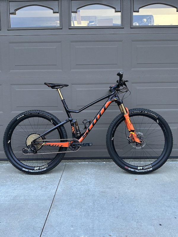 2017 Scott Spark RC700 SL Race Bike HMX Carbon Size M For Sale