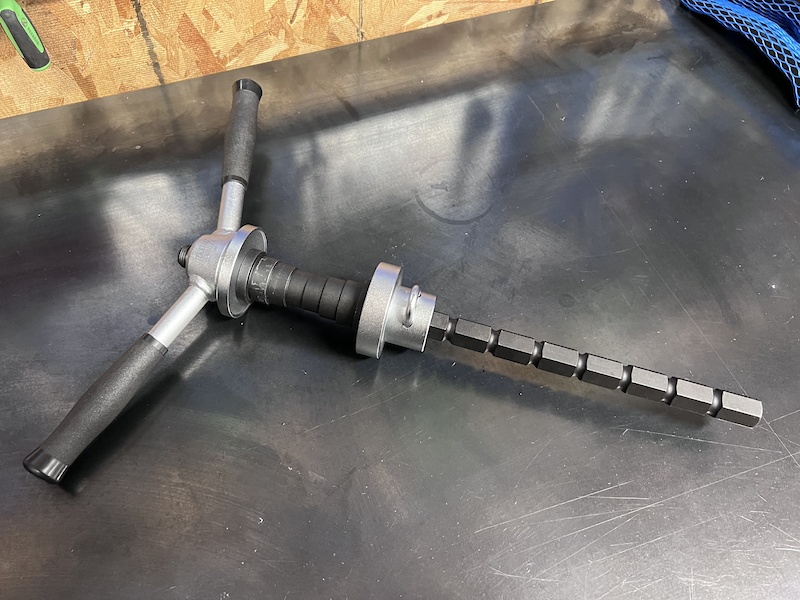 2022 Unior Headset Press - 1680/4 For Sale