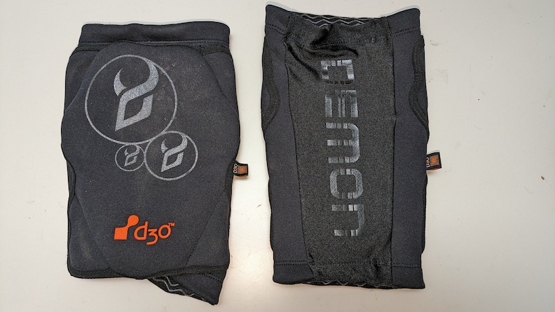 2015 Demon D30 small Knee Pads For Sale