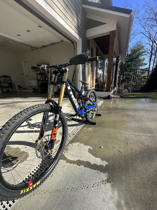 2023 Trek Session R2 For Sale