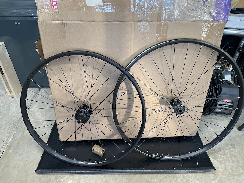 2022 Mullet wheelset Shimano hubs Flow D rims For Sale