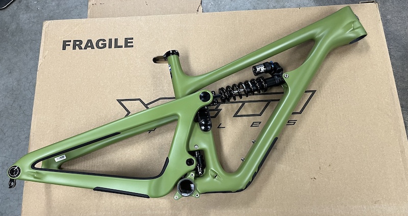 2022 Yeti SB165 medium For Sale