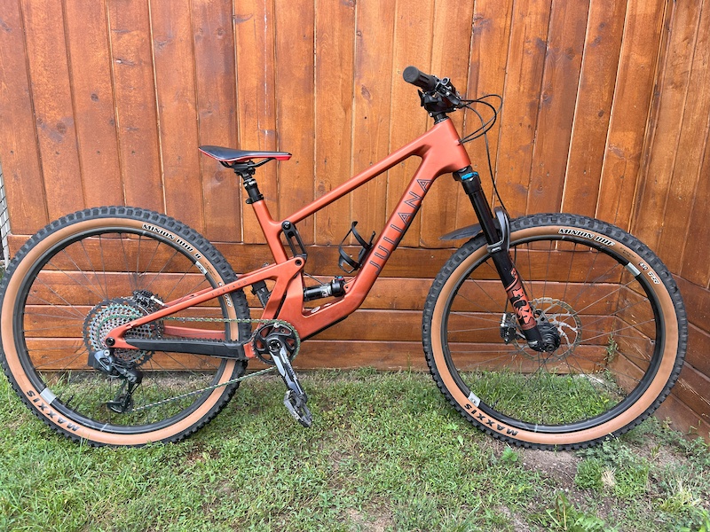 2021 Juliana Furtado C X01 AXS Carbon Wheels, Size Medium For Sale