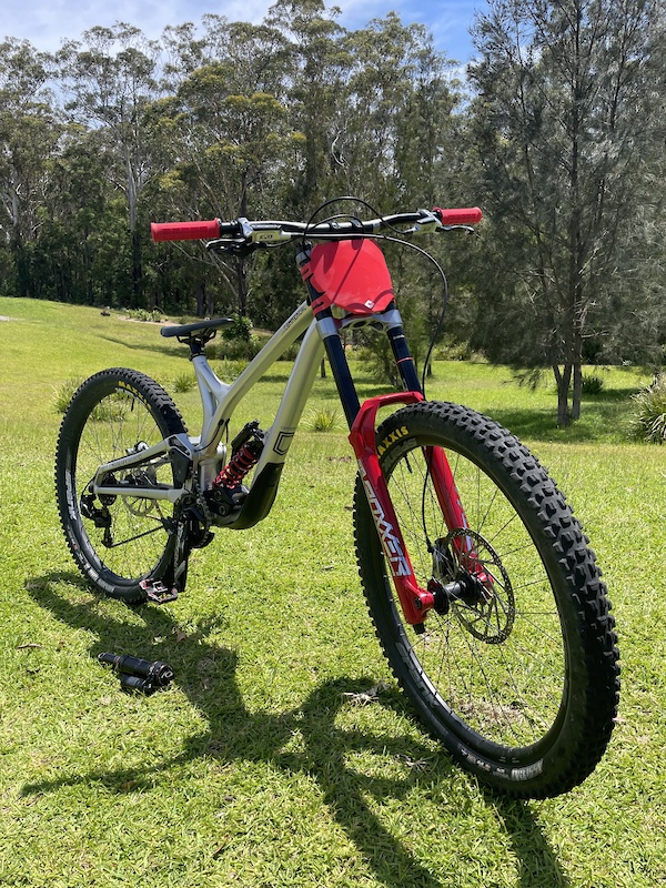 2022 Commencal Supreme DH V4 XS For Sale