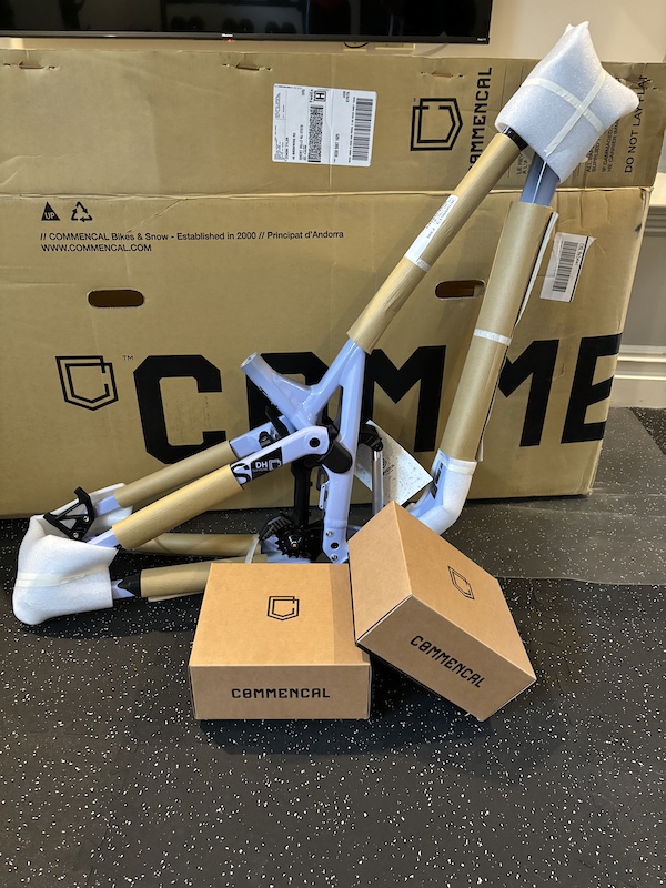 2023 Commencal V5 frame, Large For Sale