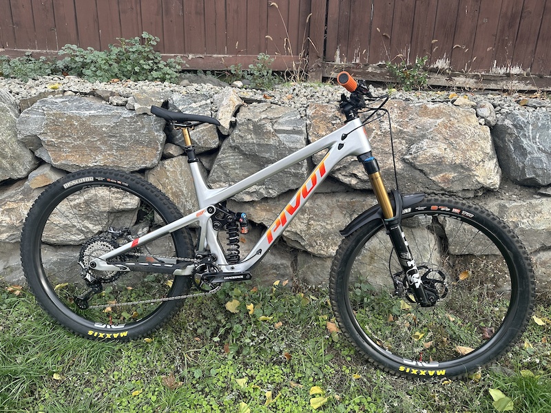 2023 Pivot Firebird XL - Virtually New For Sale