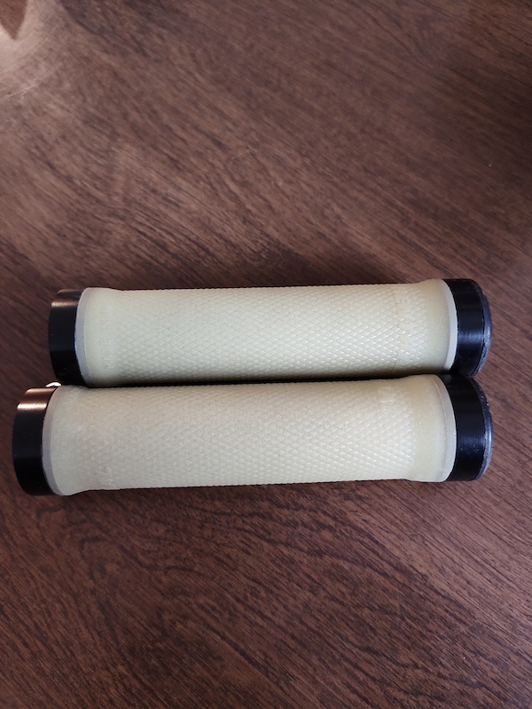 Renthal Kevlar lock on grips For Sale