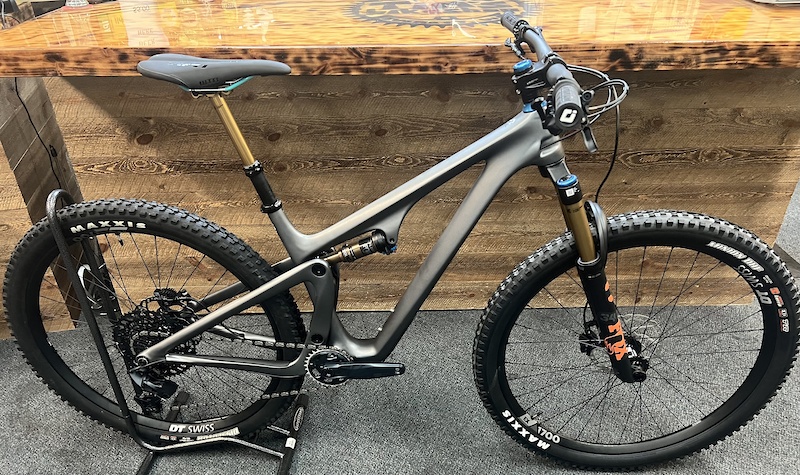 2022 Yeti SB115 size Med custom build For Sale