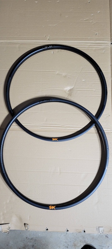 2021 New Stans Crest CB7 Carbon 29" 32 hole Rims For Sale