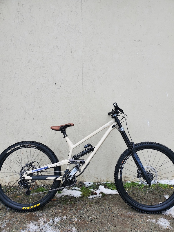 2023 Commencal Furious Ride Size Medium 27.5 For Sale