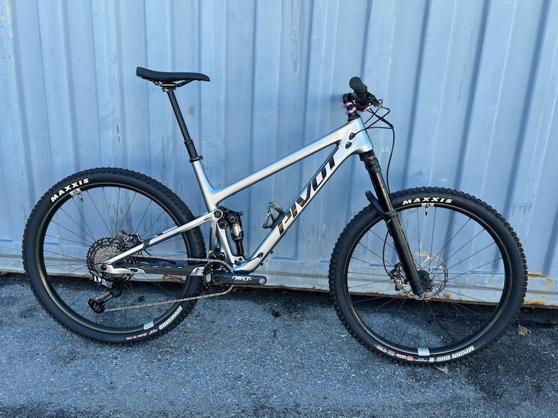 2023 Pivot Trail 429 Custom Team XTR XL Silver For Sale