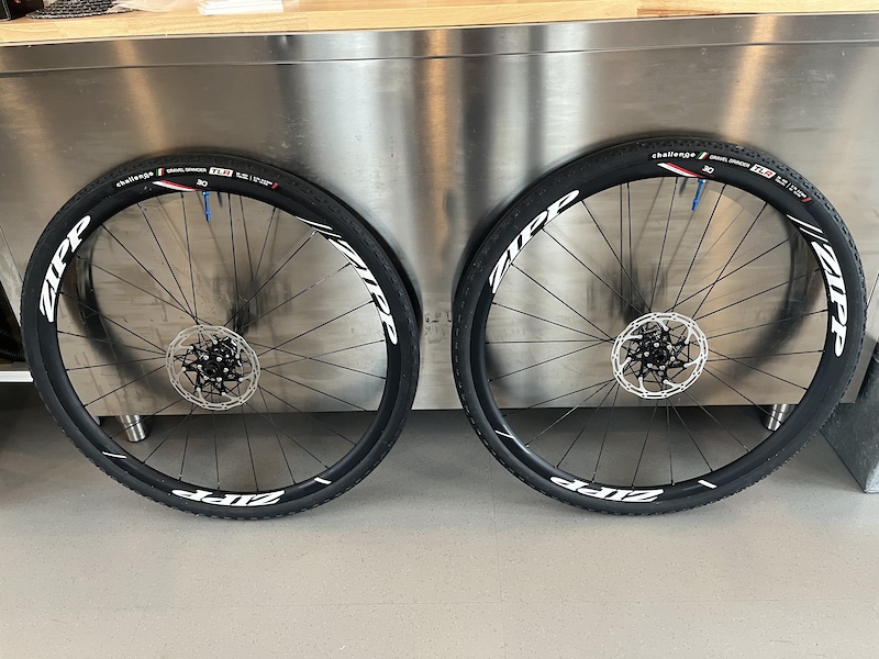 Zipp 30 Course - tires and shipping included! For Sale