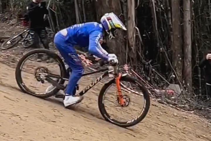 Video: Bernard Kerr Testing the Road Gap at Red Bull Hardline Tasmania ...