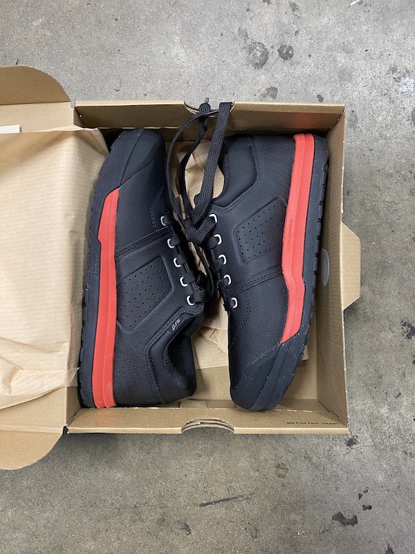 2021 Specialized 2F0 DH Flat Size 40 Black/Redwood For Sale