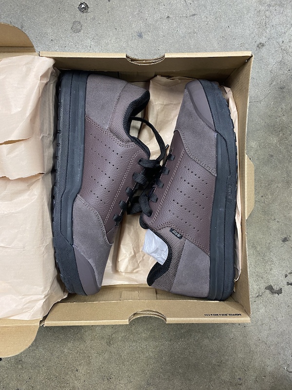 2022 Specialized 2F0 Roost Flat Size 44 Cast Umber For Sale