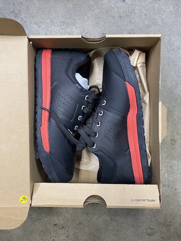 2021 Specialized 2F0 DH Flat Size 43 Black/Redwood For Sale