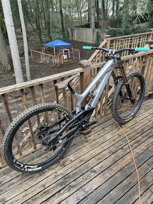 2020 YT Tues Pro Race L CF 29 For Sale