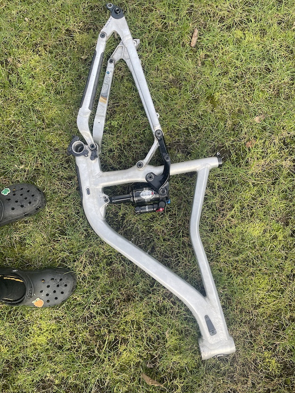 2019 Knolly Fugitive 135 frame - Large - manitou MARA For Sale