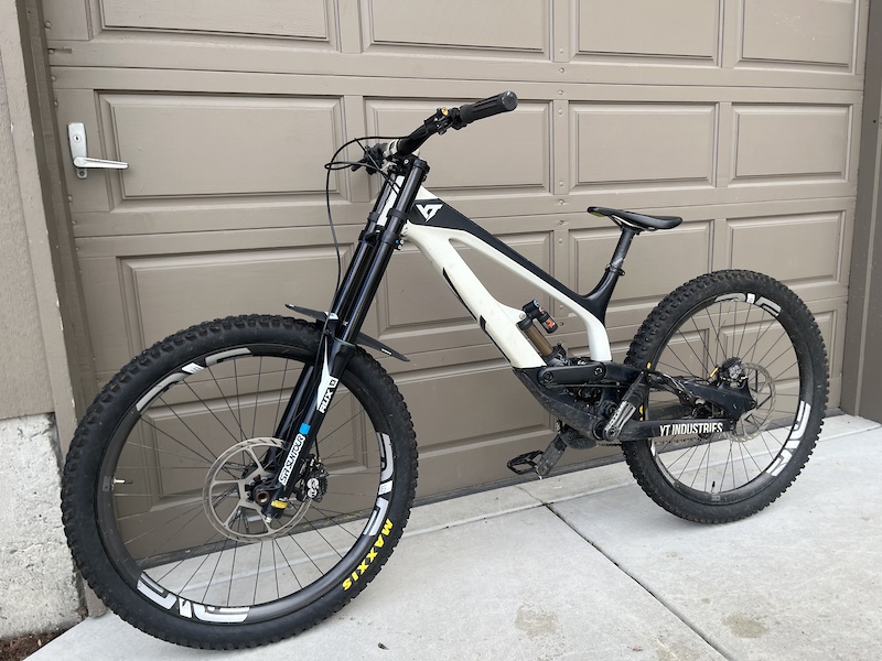 2018 YT Tues CF PRO For Sale