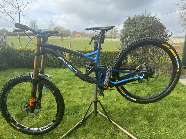 2017 Polygon Colossus DH9 For Sale