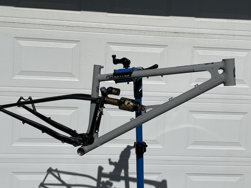 Starling murmur V2 frame For Sale
