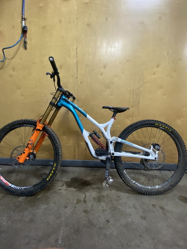 2021 Commencal supreme V4 For Sale