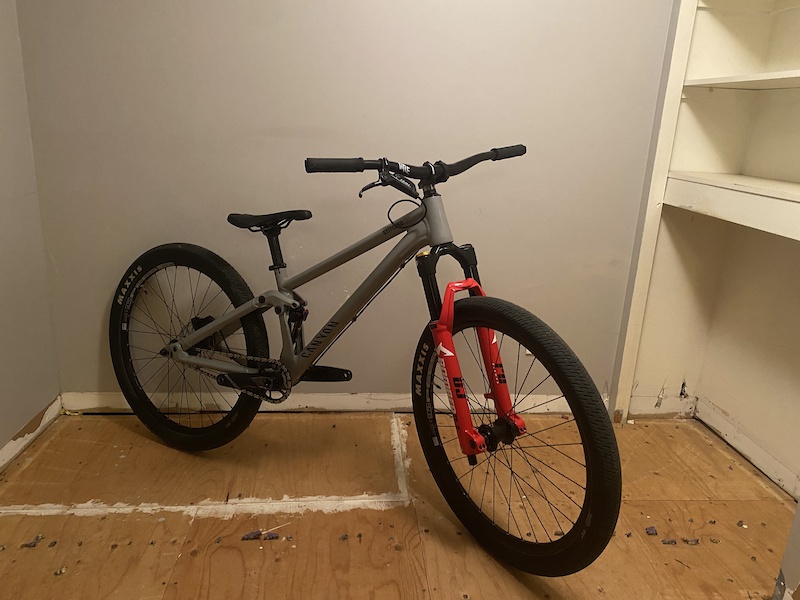 2022 Canyon stiched 720 slopestyle/dirtjumper size M For Sale