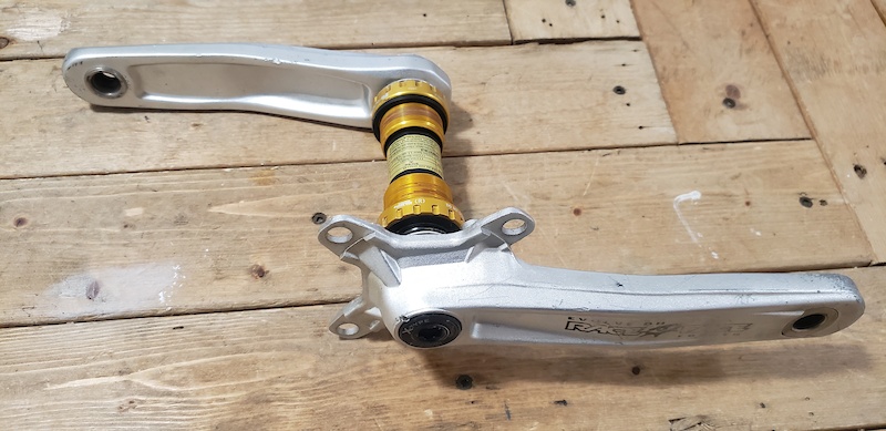 2009 Raceface Evolve DH cranks + BB For Sale