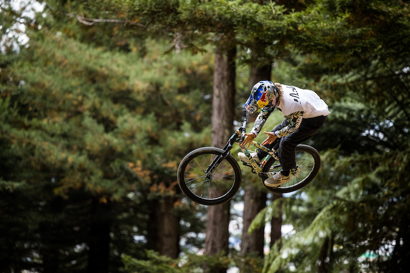 Video: Along for the Ride with Erik Fedko - Pinkbike